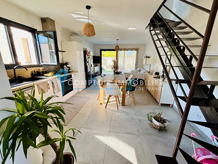 Maison à vendre - Uchaud - 4 pièces - 3 chambres