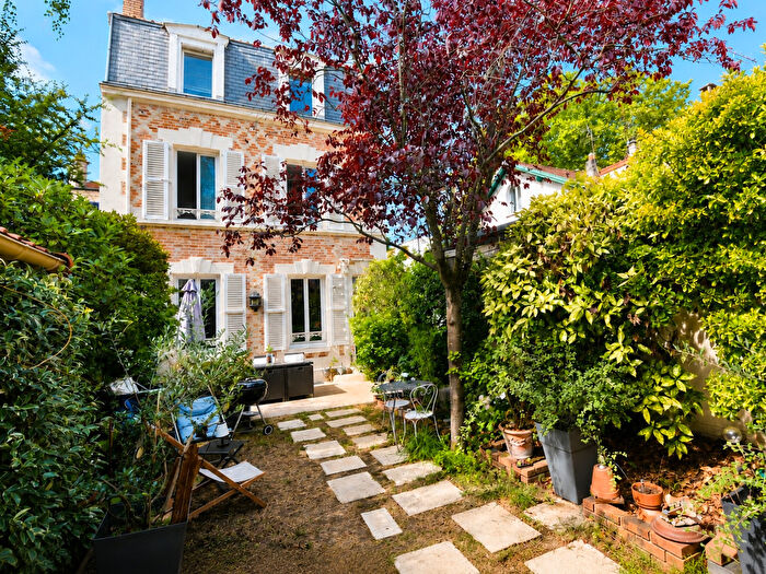 Chatou, Est : Maison 7 pièces à vendre