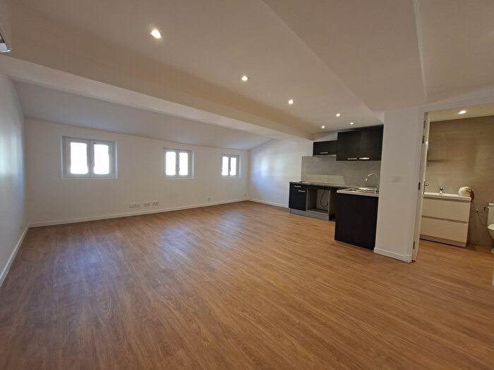Nice, Vieux Nice : Appartement 2 pièces à louer