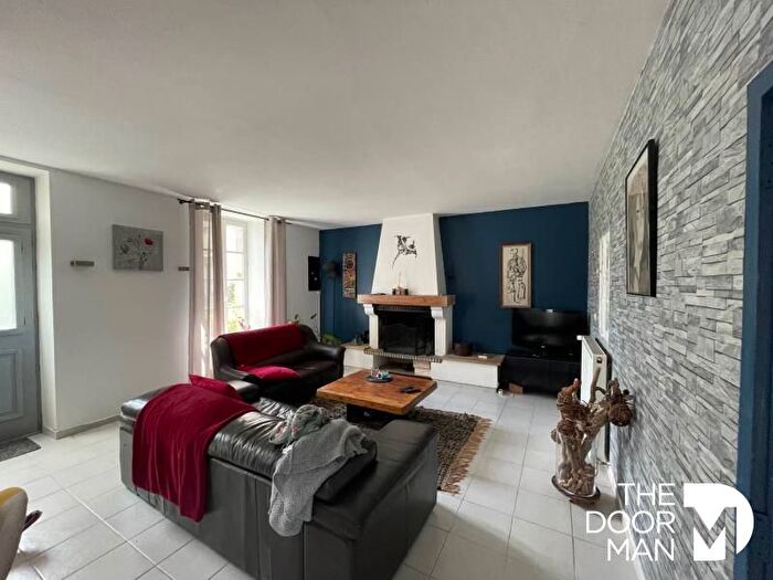 Maison à vendre - Le Vanneau-Irleau - 10 pièces - 4 chambres