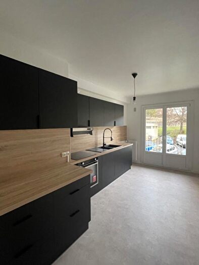 Appartement à louer - Le Puy-en-Velay, Le Val Vert - 5 pièces - 4 chambres