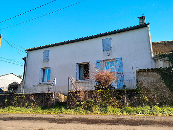 Maison à vendre - Saint-Étienne-du-Bois - 4 pièces - 2 chambres