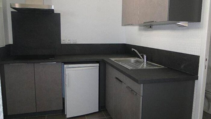 Charras, Clermont-Ferrand : Appartement 1 pièce à louer