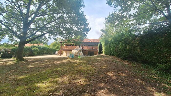 Saint-Estèphe : Maison 5 pièces à vendre