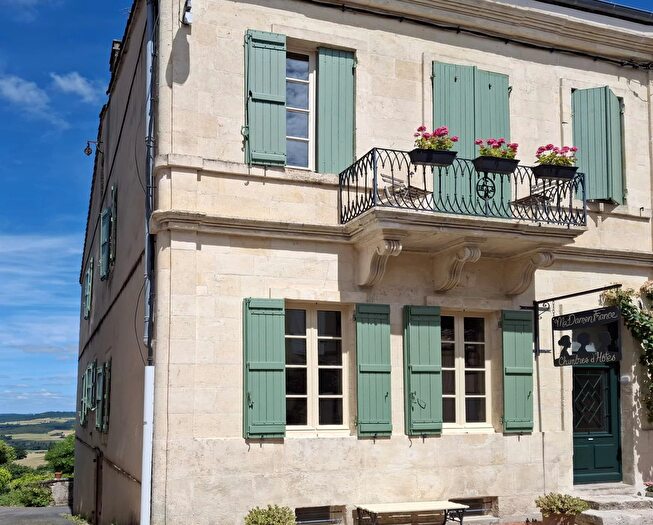 Maison 12 pièces à Monclar, à vendre