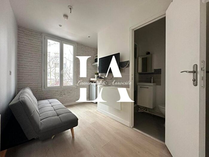 Paris 19ème, Flandre, Aubervilliers : Appartement 1 pièce à vendre