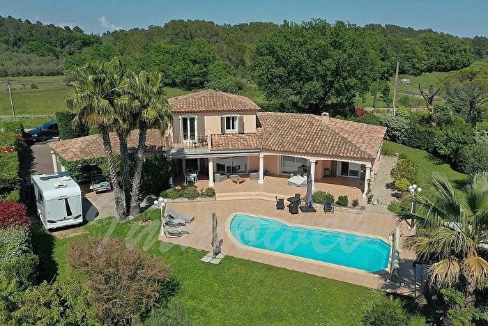 Maison à vendre - Bagnols-en-Forêt - 5 pièces - 4 chambres