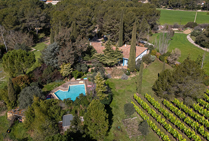 Maison à vendre - Lambesc - 8 pièces - 5 chambres