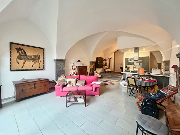 Appartement à louer - Riom, Centre-ville - 3 pièces - 2 chambres