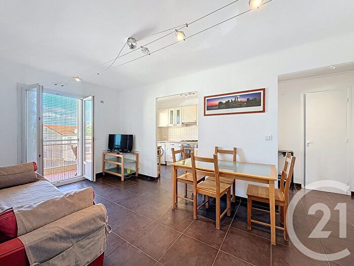 Appartement à louer - Cannes, Pointe Croisette - 2 pièces - 1 chambre