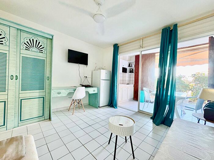 Appartement à louer - Le Moule - 2 pièces - 1 chambre