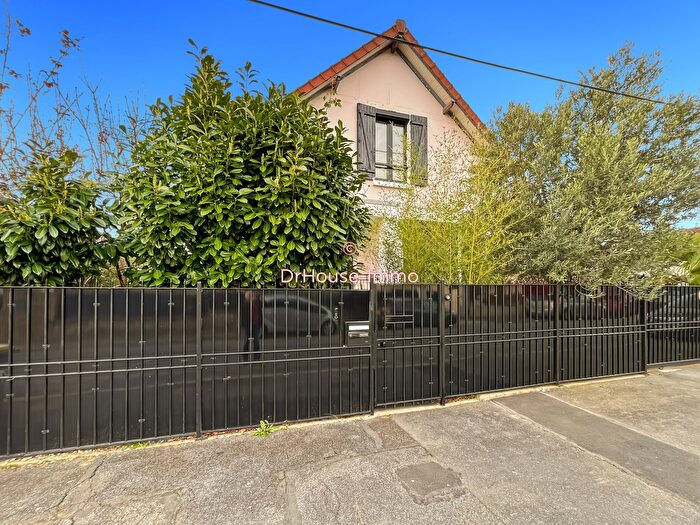 Maison à vendre - Lagny-sur-Marne, Saint Laurent, Hauts de Lagny - 6 pièces - 3 chambres