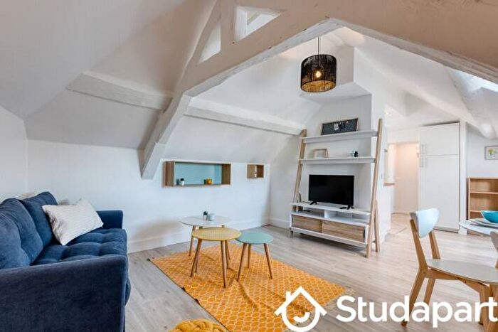 Appartement à louer - Centre, Melun - 1 pièce - 1 chambre