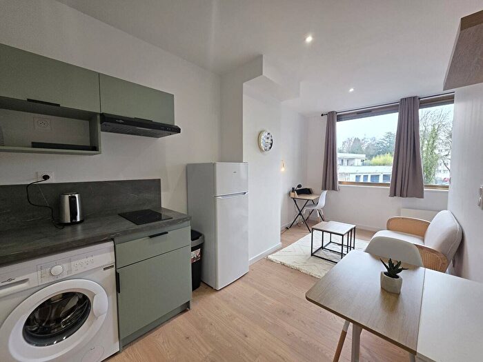 Appartement à louer - Monthieu-Saint François, Saint-Étienne - 2 pièces - 1 chambre