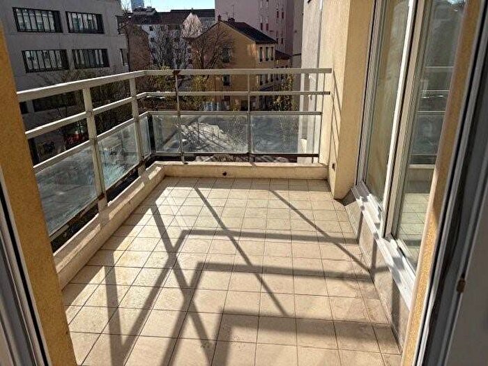 Appartement à louer - Gratte Ciel, Villeurbanne - 3 pièces - 2 chambres
