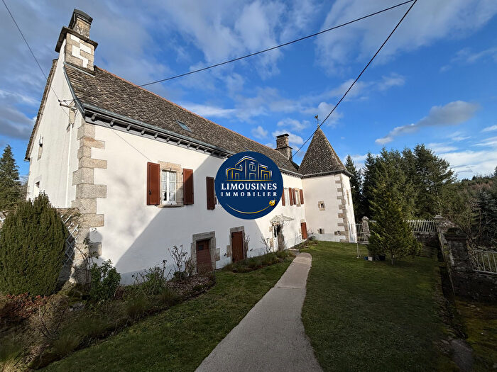 Maison à vendre - Auriac - 8 pièces - 5 chambres