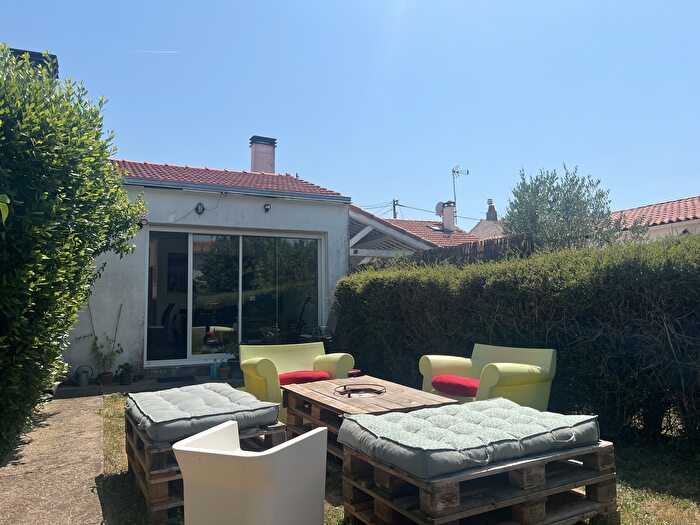 Maison à vendre - La Rochelle - 5 pièces - 2 chambres