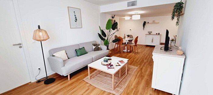 Appartement à louer - Versailles - 4 pièces - 2 chambres