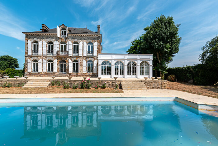 Quédillac : Maison 10 pièces à vendre