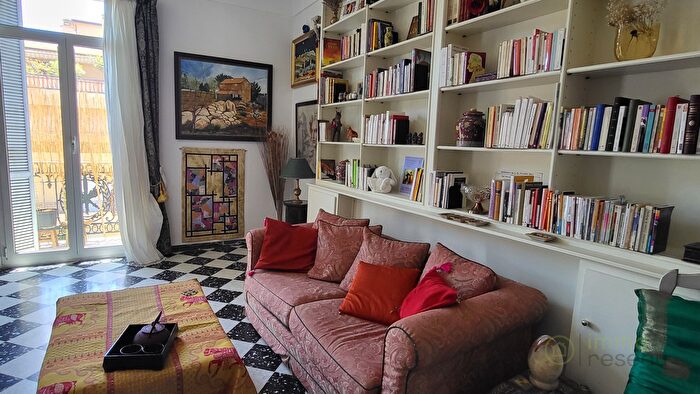 Appartement 5 pièces à vendre - Menton, Hôtel de Ville, Vieille Ville, Musée, Madone, Carnolès
