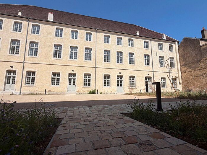 Paix-Wilson-Machard, Dole : Appartement 3 pièces à louer