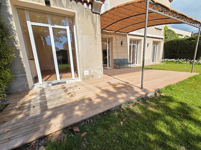 Valence, Centre-ville : Maison 7 pièces à louer