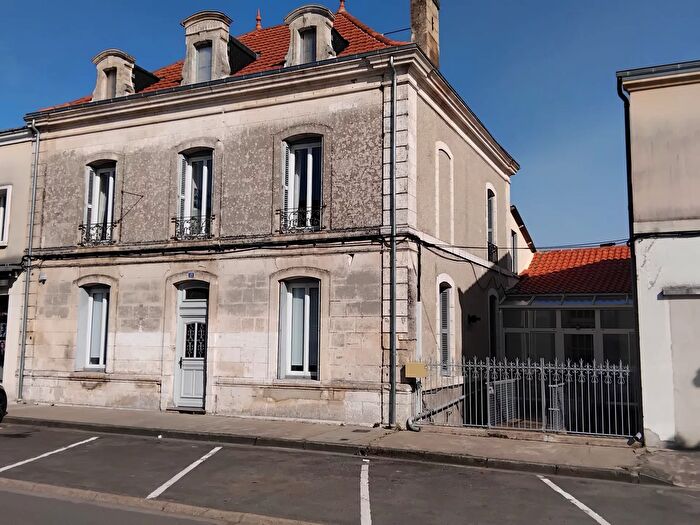 Maison à vendre - Chalais - 8 pièces - 6 chambres