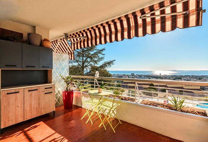 Appartement à vendre - Saint-Laurent-du-Var, Jacquons, Plateaux Fleuris - 3 pièces - 2 chambres