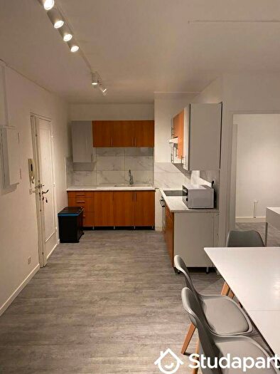 Appartement à louer - Cormiers-Hauts Batons-Champy-Butte Verte, Noisy-le-Grand - 1 pièce - 3 chambres