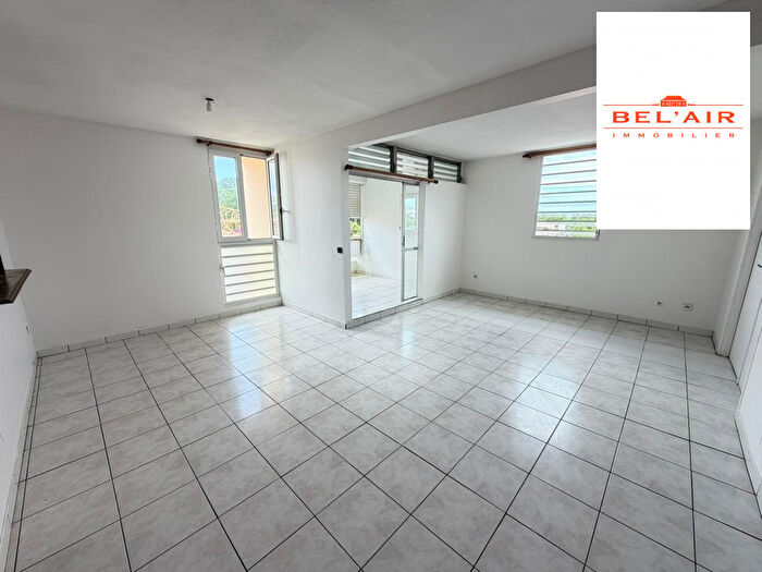 Appartement 4 pièces à Le Robert, à vendre