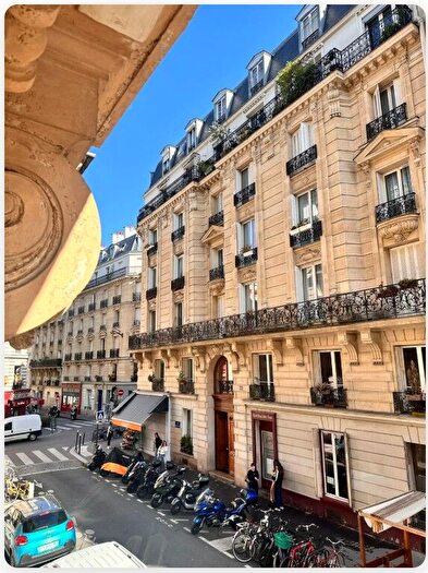 Paris 18ème, Grandes Carrières, Clichy : Appartement 2 pièces à vendre
