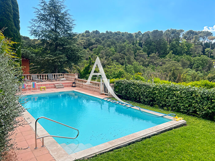 Maison à vendre - Mougins, Saint-Martin, Jylloue - 6 pièces - 4 chambres