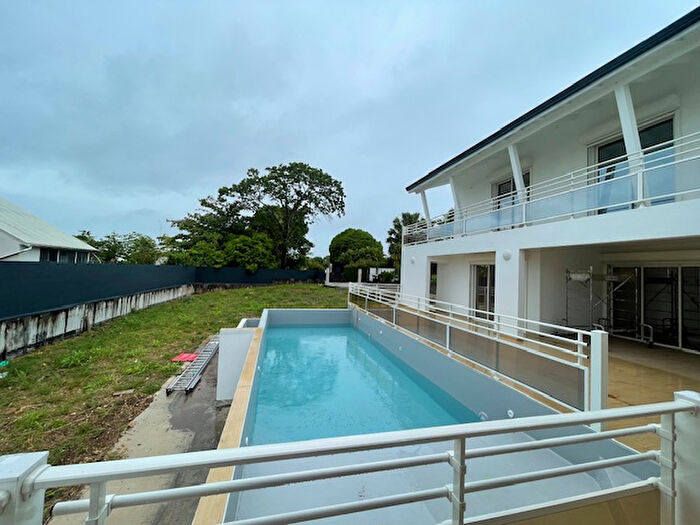 Maison à vendre - Les Abymes - 5 pièces - 4 chambres