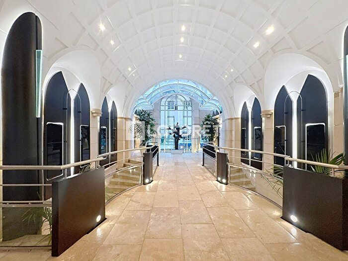 Appartement à louer - Muette Sud, Paris ème arrondissement - 2 pièces - 1 chambre