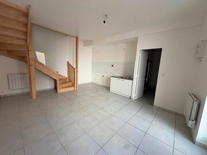 Appartement 3 pièces à Centre-Bourg, Saint-Genis-Laval, à louer