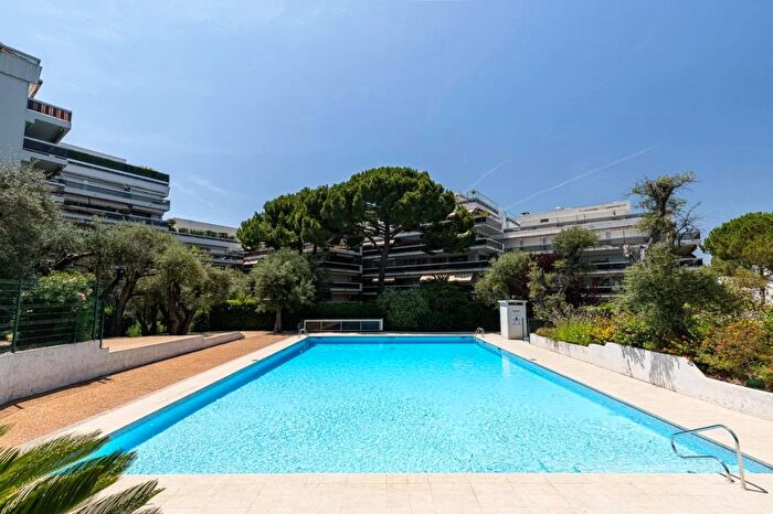 Appartement à vendre - Antibes, Juan-les-Pins, Le Cap - 2 pièces - 1 chambre