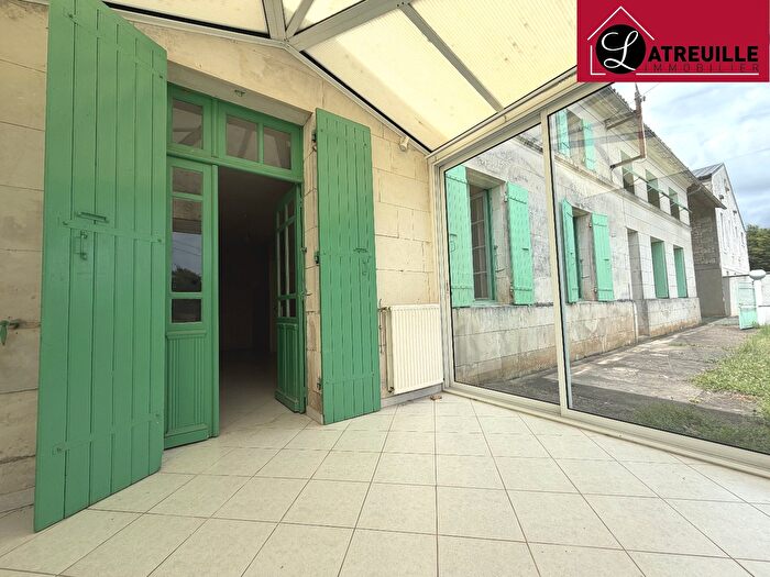Maison 5 pièces à Saint-Simon-de-Pellouaille, à vendre