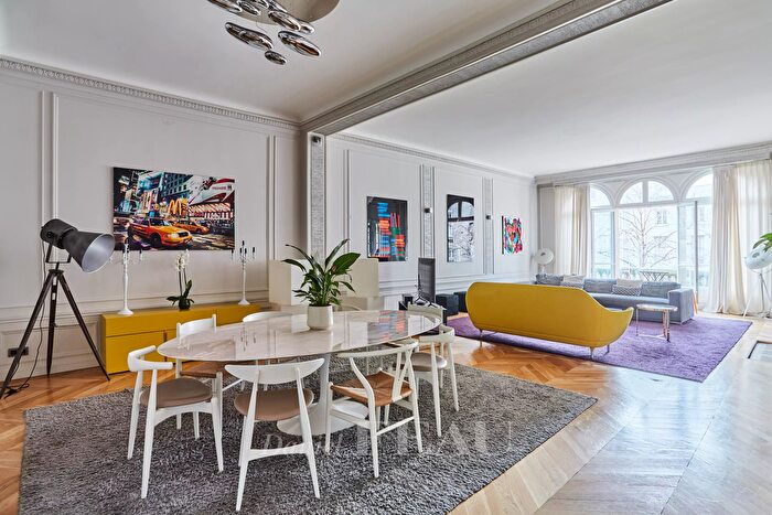 Appartement à louer - Paris e , Dauphine - 6 pièces - 4 chambres