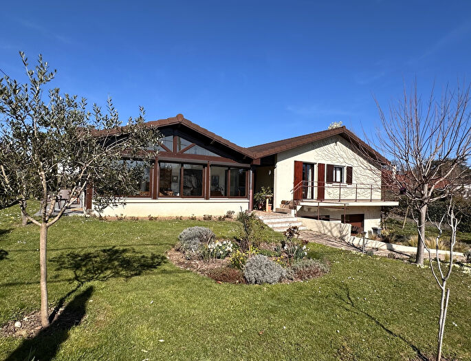 Maison 7 pièces à vendre à Saint-Genis-les-Ollières