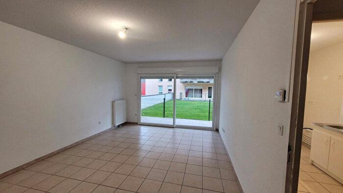 Appartement à louer - Cité Bretonnie-Chatelet-Favieres-Conches, Montluçon - 3 pièces - 2 chambres