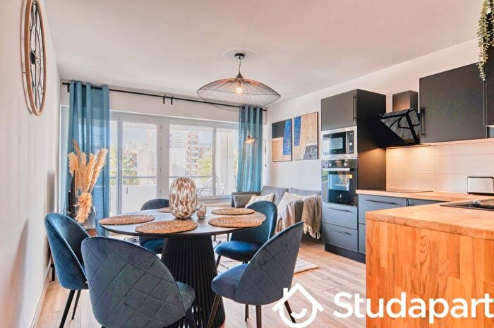 Appartement à louer - Gorge du Loup-Champvert, Lyon ème arrondissement - 1 pièce - 2 chambres