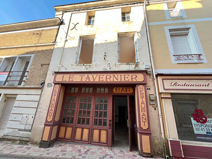 Maison à vendre - Doué-la-Fontaine - 8 pièces - 3 chambres