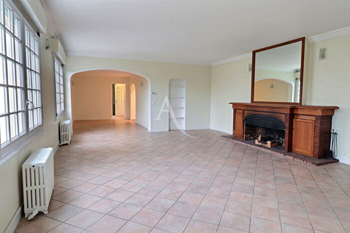 Maison à vendre - Le Mesnil-le-Roi - 9 pièces - 5 chambres