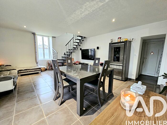 Maison à vendre - Les Pineaux - 6 pièces - 4 chambres