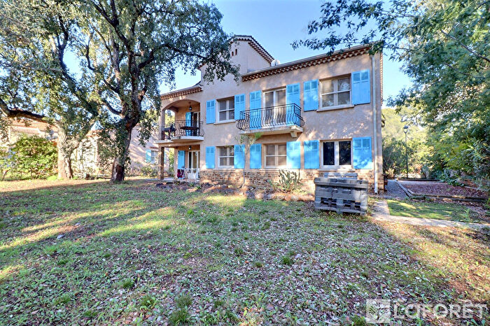 Maison à vendre - La Londe-les-Maures, Moulin-Vieux, Ondine, Mas dArgent, Stade Vitria - 7 pièces - 5 chambres