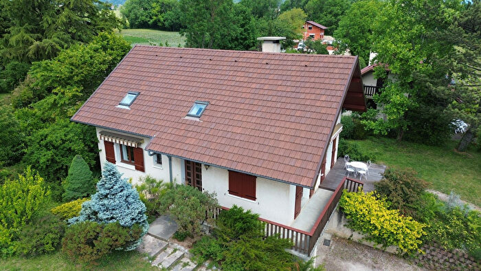 Les Marches : Maison 8 pièces à vendre