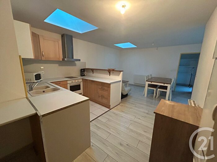 Appartement à louer - Saint-Bris-le-Vineux - 2 pièces - 1 chambre