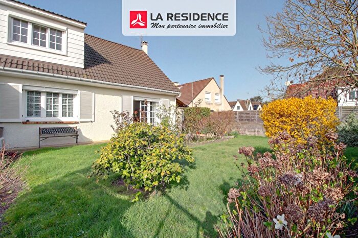 Maison à vendre - Saint-Étienne-du-Rouvray - 5 pièces - 3 chambres