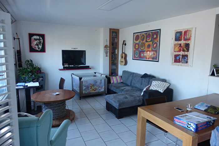 Maisons à vendre et appartements à louer - 1