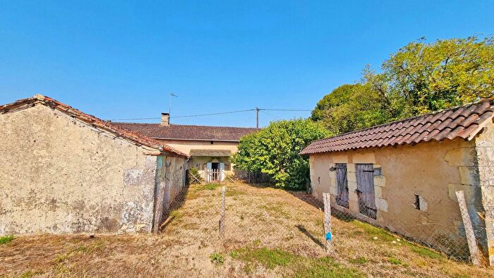 Maison à vendre - Clermont-de-Beauregard - 4 pièces - 3 chambres